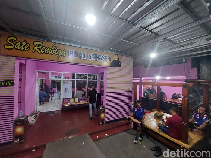 Wisata Kuliner ke Sate Rembiga Ibu Sinnaseh yang Legendaris