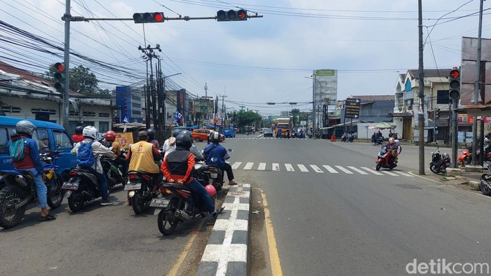 Fakta-fakta Horor Pelajar SMK di Bogor Tewas Dibacok saat Nyeberang Jalan Fakta-fakta Horor Pelajar SMK di Bogor Tewas Dibacok saat Nyeberang Jalan