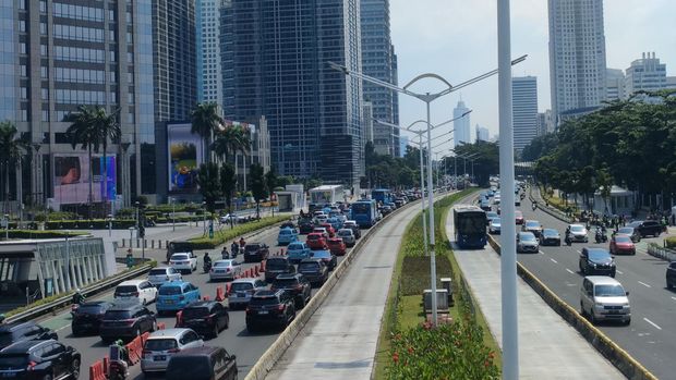Penampakan Macet di Jalan Sudirman Arah Senayan Jelang Konser BLACKPINK Penampakan Macet di Jalan Sudirman Arah Senayan Jelang Konser BLACKPINK