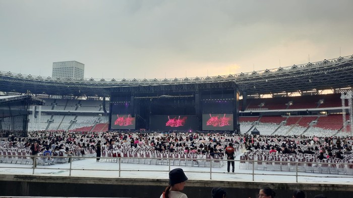 Gate Dibuka! Ini Penampakan Bagian Dalam GBK Jelang Konser BLACKPINK