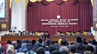 UNS Beri Penghargaan kepada 13 Alumni Berprestasi 2023