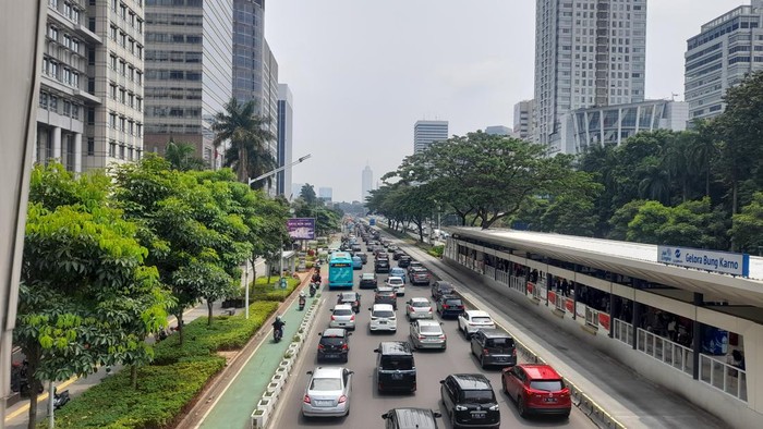 Jelang Konser BLACKPINK di GBK, Jalan Sudirman Arah Senayan Macet Jelang Konser BLACKPINK di GBK, Jalan Sudirman Arah Senayan Macet