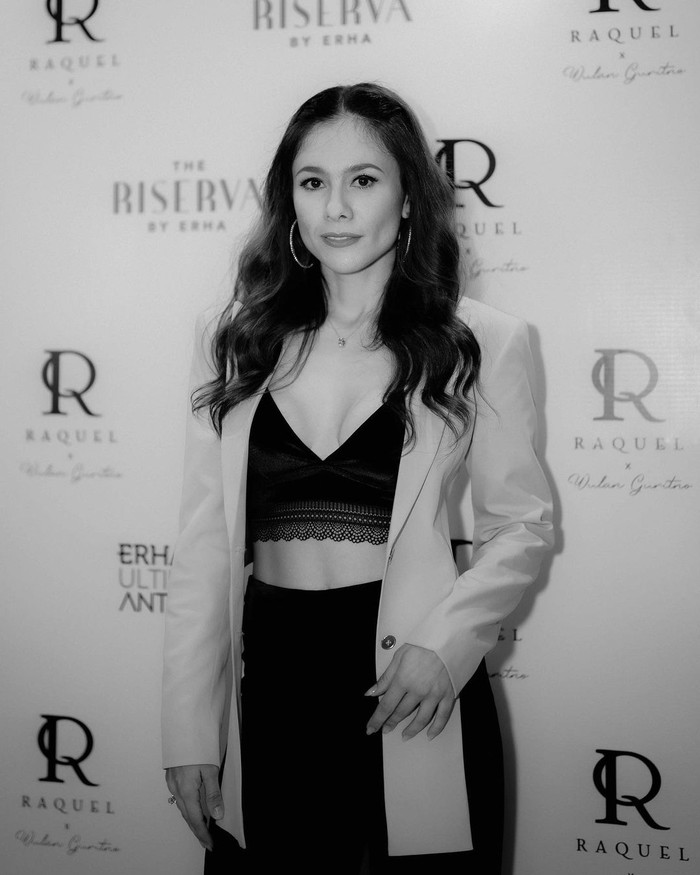 Wulan Guritno Pakai Lingerie