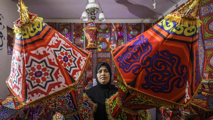 Melihat Pembuatan Fanous, Lentera Khas Ramadan