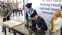 Ma'ruf Amin Resmikan Gedung Lab Antidoping Unesa, Satu-satunya di Indonesia