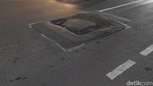 Horor Ojol Tewas Tertancap Besi Gerobak Gegara Lubang Jalan di Bogor Horor Ojol Tewas Tertancap Besi Gerobak Gegara Lubang Jalan di Bogor