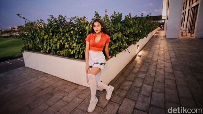 Kenal Lebih Dekat dengan Model Dewasa Anggy Novia