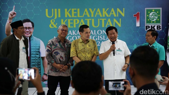 Mantan Kabareskrim Susno Duadji Gabung PKB Mantan Kabareskrim Susno Duadji Gabung PKB