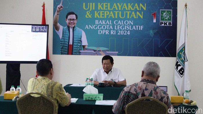 Mantan Kabareskrim Susno Duadji Gabung PKB Mantan Kabareskrim Susno Duadji Gabung PKB
