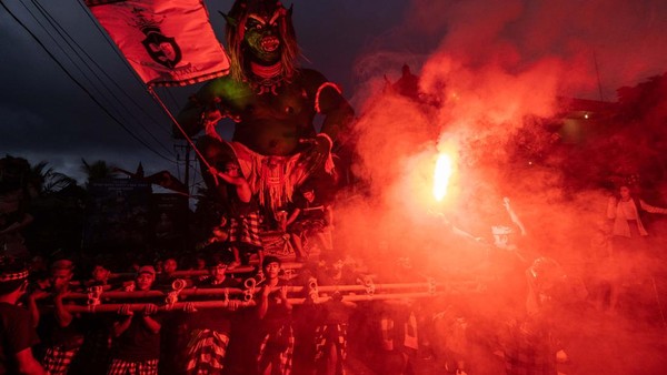 Pawai Ogoh-ogoh Meriahkan Penyambutan Nyepi di Bali