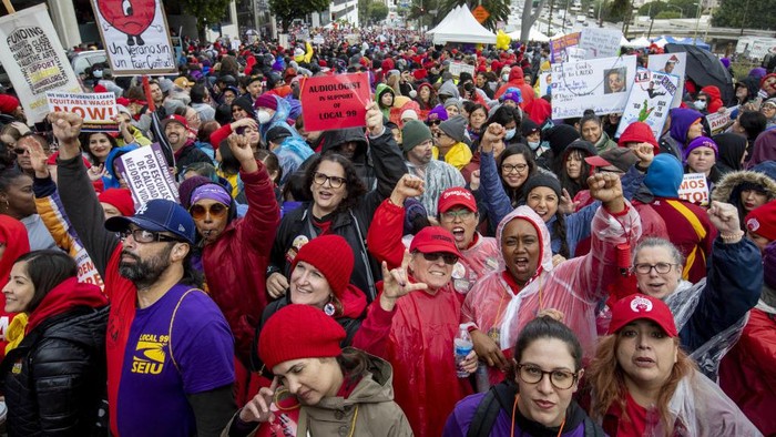 Guru-Sopir Bus Sekolah di AS Demo Besar-besaran Tuntut Naik Gaji