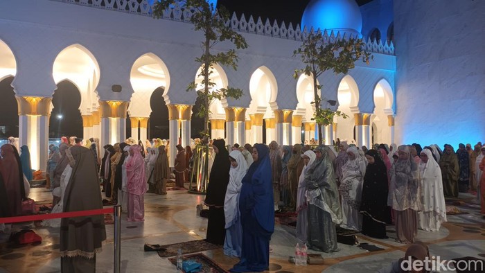 Pahala dan Keutamaan Sholat Tarawih Malam ke-21 Pahala dan Keutamaan Sholat Tarawih Malam ke-21
