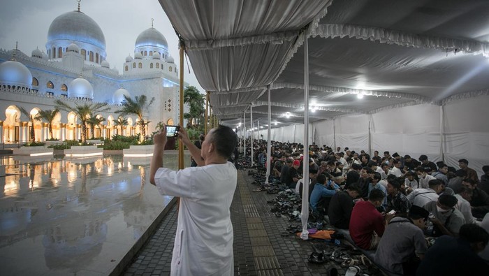 Masjid Sheikh Zayed Solo Jadi Primadona Saat Ramadan Masjid Sheikh Zayed Solo Jadi Primadona Saat Ramadan