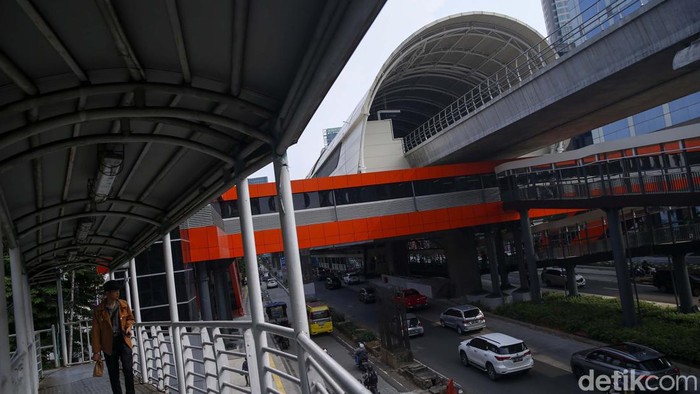 Halte TransJakarta Terintegrasi LRT Mulai Uji Coba