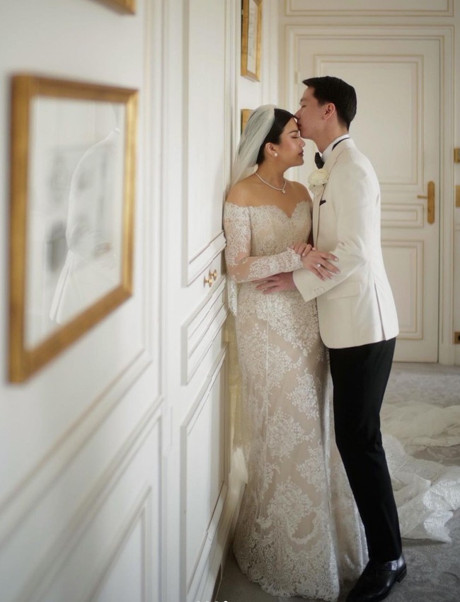 8 Potret Valencia Tanoesoedibjo Bak Putri Raja saat Dinikahi Kevin Sanjaya