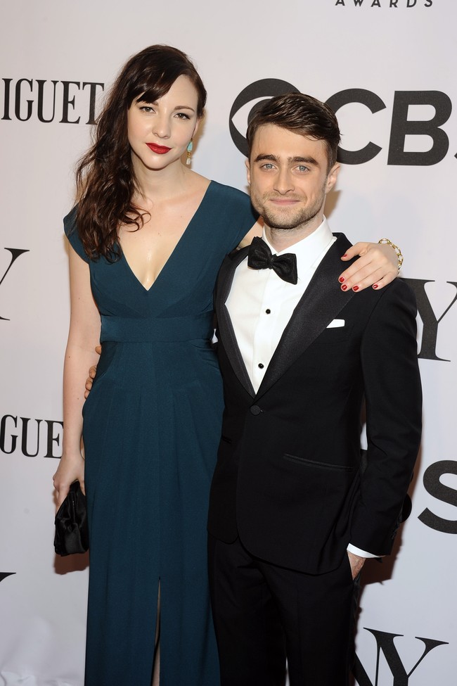 8 Potret Erin Darke, Pacar Daniel Radcliffe yang Hamil Anak Pertama