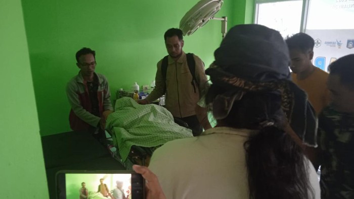 Pria Paruh Baya Meninggal Saat Wudu di Masjid Agung Praya Pria Paruh Baya Meninggal Saat Wudu di Masjid Agung Praya