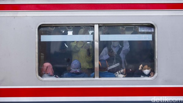 Syarat Naik Kereta Api: Penumpang Boleh Tak Pakai Masker