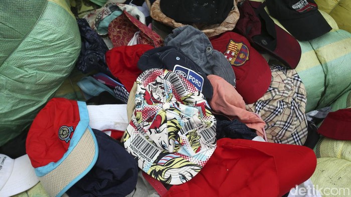 Potret Tumpukan Pakaian Bekas Impor yang Akan Dimusnahkan Bea Cukai