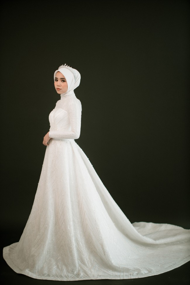 5 Inspirasi Gaun Pengantin Hijab Modern