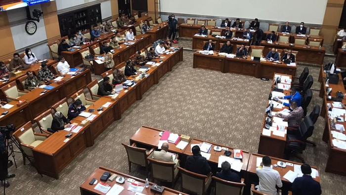 Pimpinan DPR Datangi Rapat Panas Komisi III DPR dan Mahfud Pimpinan DPR Datangi Rapat Panas Komisi III DPR dan Mahfud