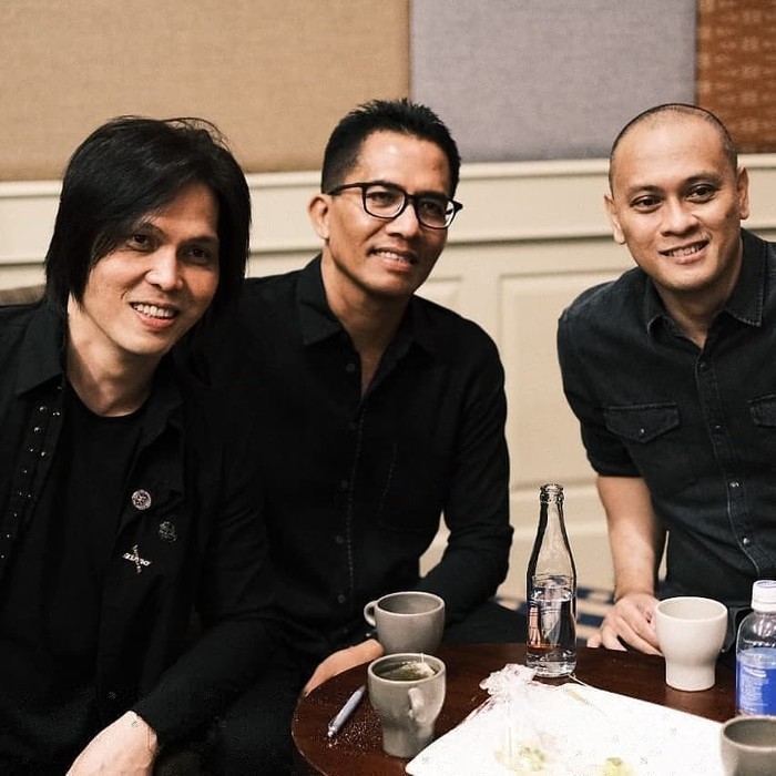 Keseruan Once Mekel saat Makan-makan Bareng Teman SMA