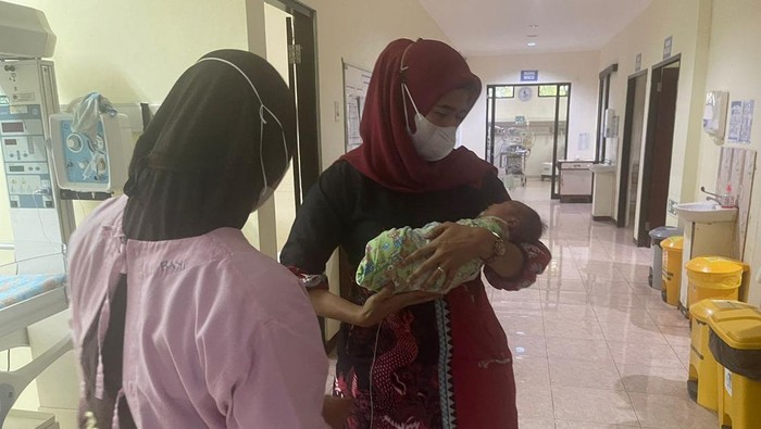 Penemu Bayi di Pinggir Jalan Hutan di Blitar Ternyata Bapak Kandungnya Penemu Bayi di Pinggir Jalan Hutan di Blitar Ternyata Bapak Kandungnya