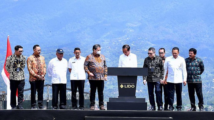 Jokowi Resmikan KEK Lido Jokowi Resmikan KEK Lido