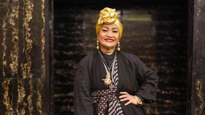 Before-After Tike Priatnakusuma, Intip Resep di Balik Sukses Pangkas BB ...