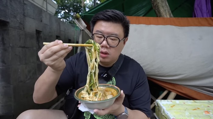 10 Food Vlogger Indonesia dengan Subscribers Terbanyak, Siapa Saja?