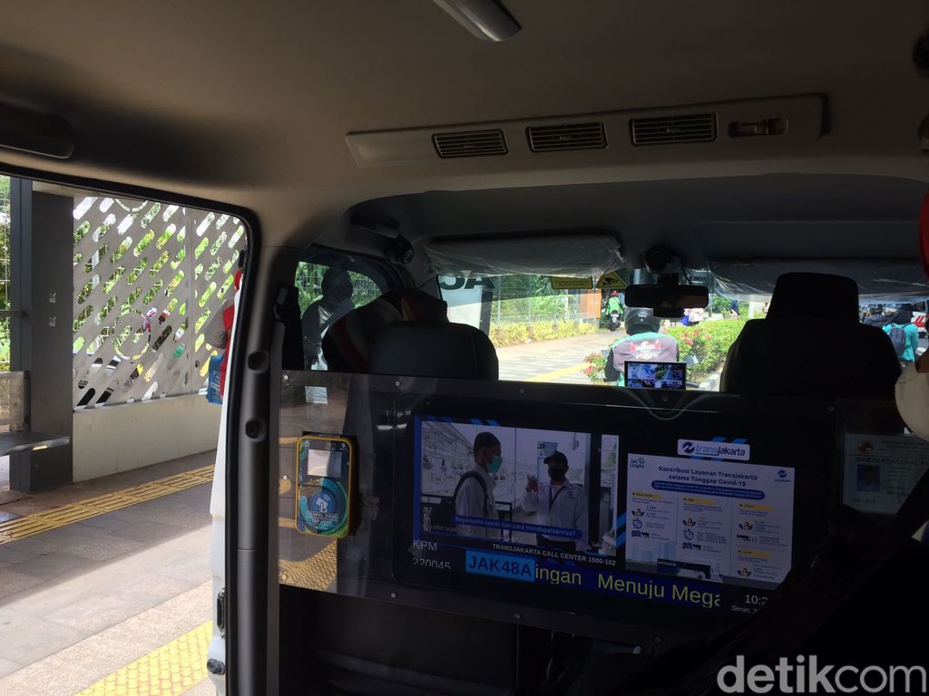 Menjajal Mikrotrans JAK48A, 'Angkot Mewah' Gratis dengan AC dan Sliding ... Menjajal Mikrotrans JAK48A, 'Angkot Mewah' Gratis dengan AC dan Sliding ...