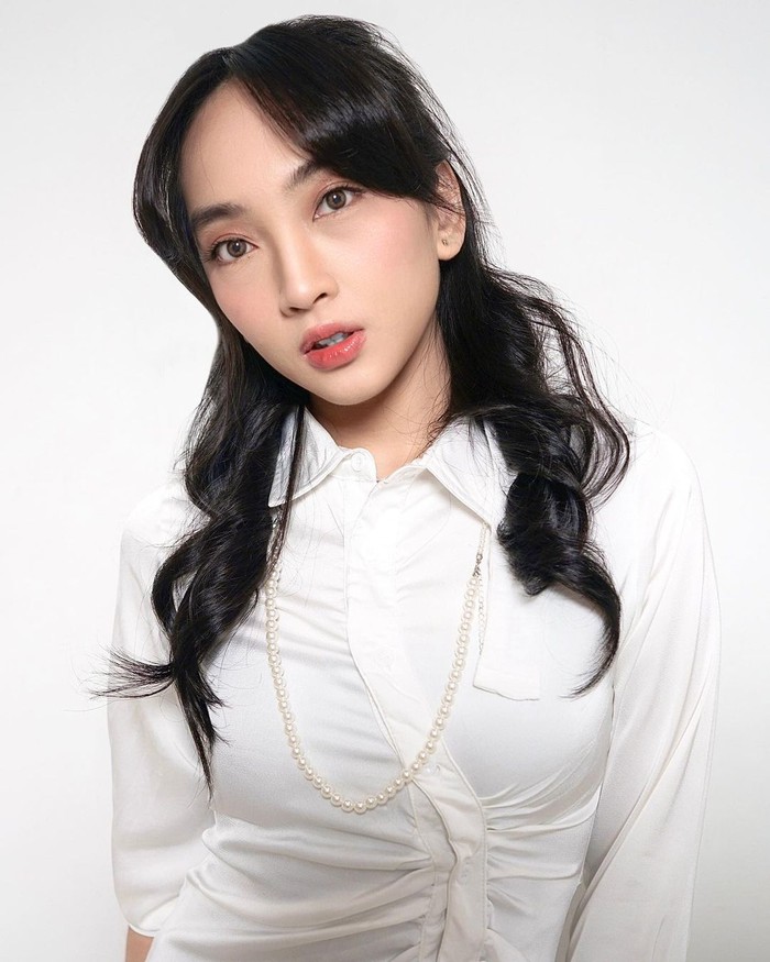 5 Potret Lidya Djuhandar eks JKT48 Belajar Masak Usai Menikah