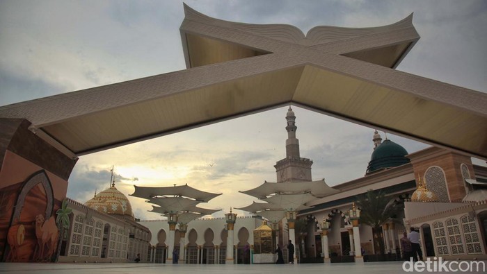 Menanti Waktu Berbuka Puasa di Masjid Ar Rahman Blitar