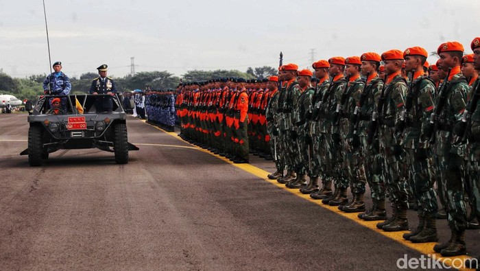 Potret Defile Pasukan di Gladi Bersih HUT ke-77 TNI AU