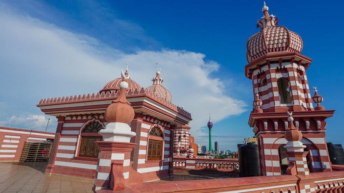 Mengagumi Uniknya Arsitektur Masjid Merah di Kolombo