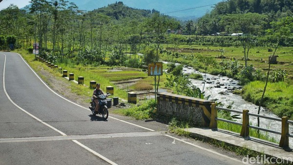 Jalur Syahdu Blitar-Batu Via Pujon, Setiap Menoleh Isinya Lukisan Alam