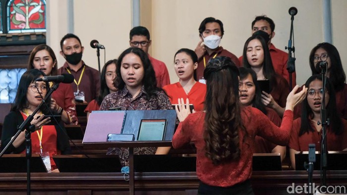Suasana Khidmat Jumat Agung Di Gereja Katedral Jakarta