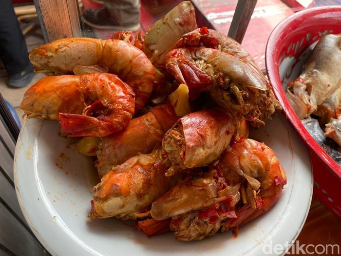 Asam Segar Pindang Ikan RM Terapung Mbok War yang Hits di Palembang