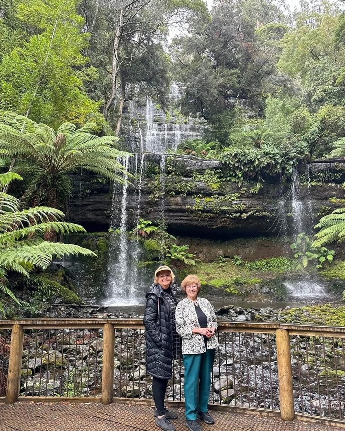 Potret Nenek-nenek Gaul: Keliling Dunia Berdua, Bikin Iri Anak Muda! Potret Nenek-nenek Gaul: Keliling Dunia Berdua, Bikin Iri Anak Muda!