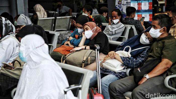 Suasana Mudik Mulai Terasa di Stasiun Pasar Senen