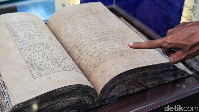 Potret 9 Mushaf Al-Qur'an Fenomenal Dipamerkan di Kemenag