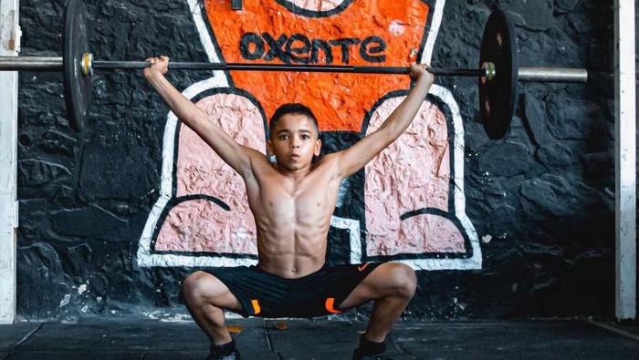 7 Potret 'Mini Hulk', Bocah 12 Tahun Asal Brasil Tubuhnya Sekekar Ini