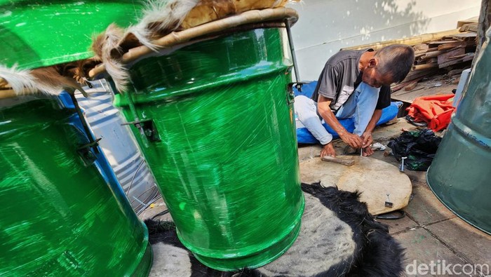 Penjual Beduk Musiman Mulai Menjamur Jelang Lebaran Penjual Beduk Musiman Mulai Menjamur Jelang Lebaran