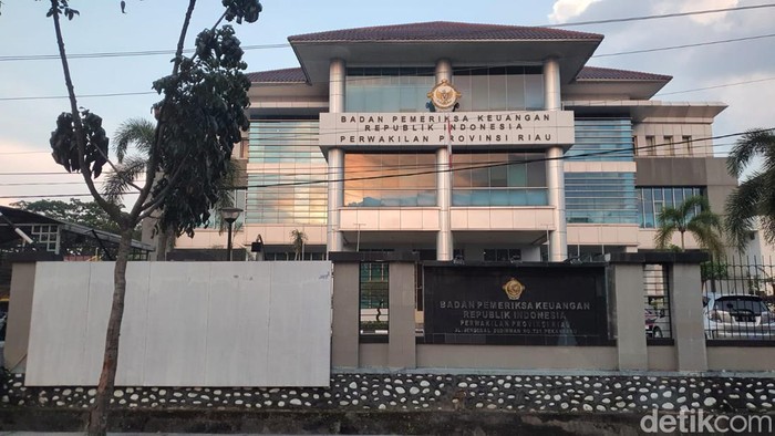BPK Riau Buka Suara soal Auditor Terima Suap dari Bupati Meranti BPK Riau Buka Suara soal Auditor Terima Suap dari Bupati Meranti