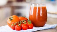21 Manfaat Jus Tomat bagi Kesehatan, Beserta Kandungan Nutrisinya