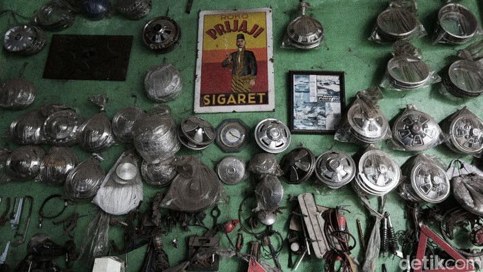 Mengintip Bengkel dan Garasi Mobil Klasik Pakde Bei