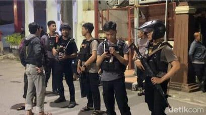 Foto Suasana Mapolres Pelabuhan Makassar Usai Diserang Otk