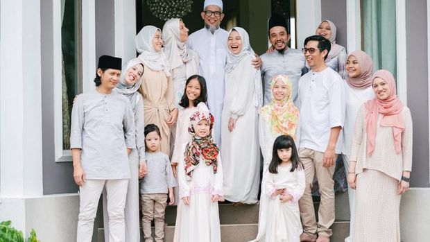 Ide Foto Keluarga saat Lebaran, Unik dan Nggak Ngebosenin!