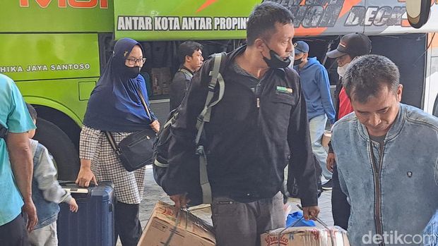 Cerita Pemudik Wonogiri: Macet Tak Separah Tahun Lalu tapi.... Cerita Pemudik Wonogiri: Macet Tak Separah Tahun Lalu tapi....