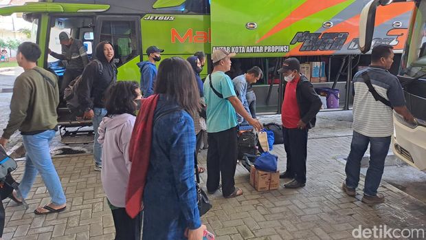 Cerita Pemudik Wonogiri: Macet Tak Separah Tahun Lalu tapi.... Cerita Pemudik Wonogiri: Macet Tak Separah Tahun Lalu tapi....